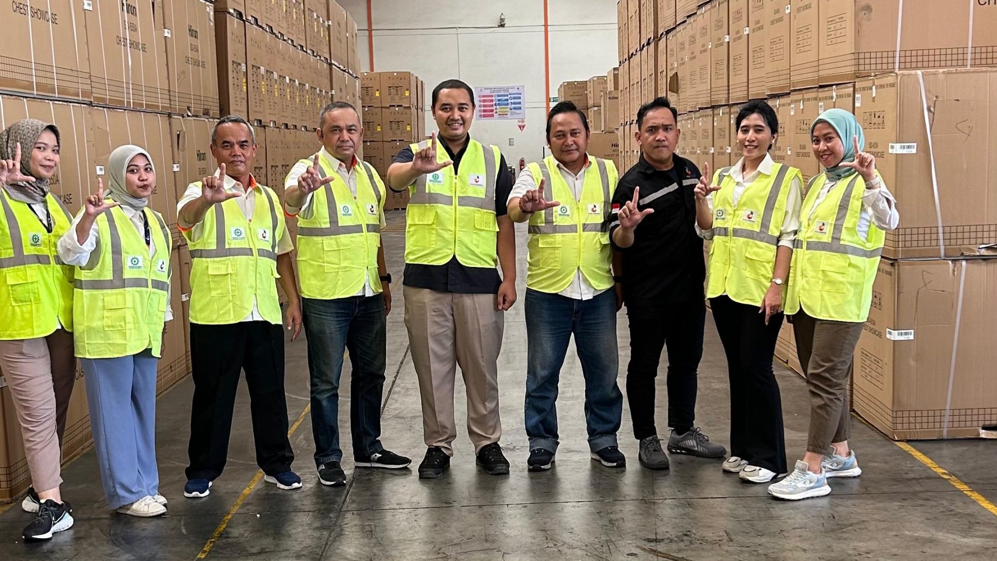 Home - PT Pos Logistik Indonesia (Poslog)